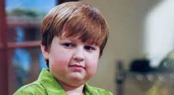 Αγνώριστος ο μικρός Jake Harper του Two and a Half Men 8 χρόνια μετά το ...